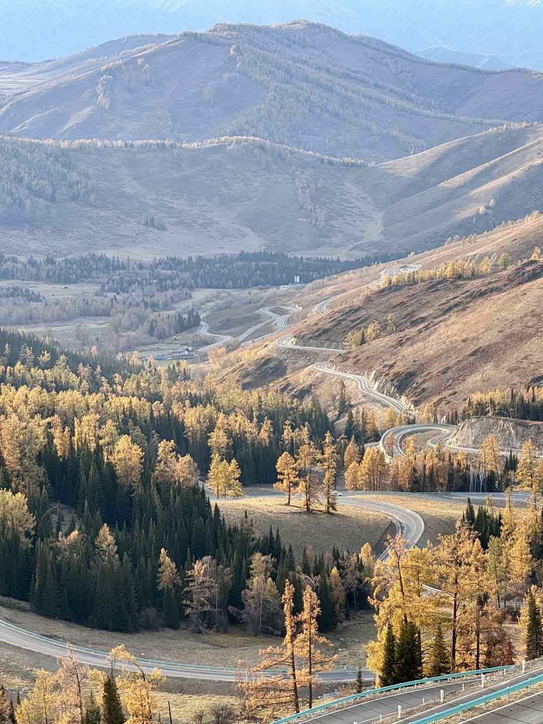 阿禾公路 | 新疆最美秋景自駕線路 - 蘋果旅行